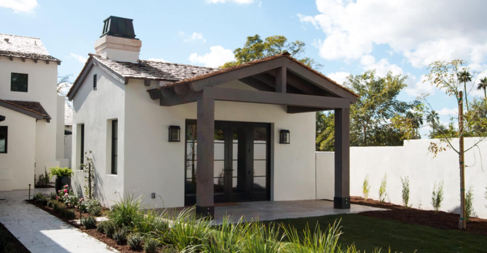 How to Create a Vibrant Space Outside Your Tiny Home - Coze Living